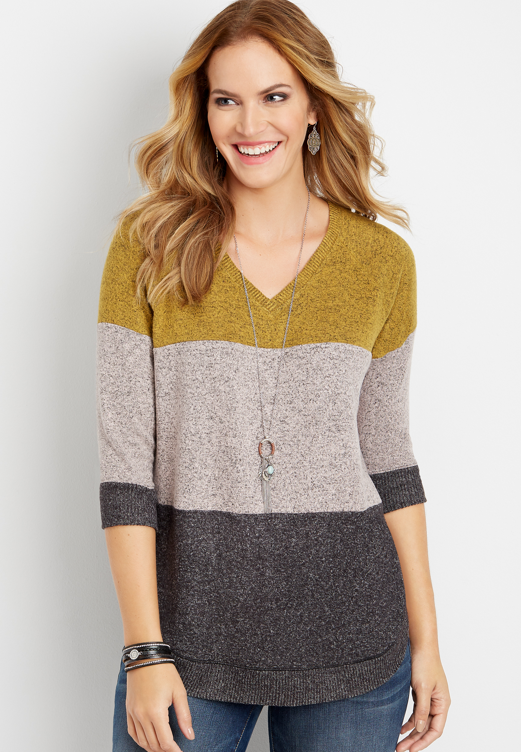 colorblock round hem pullover | maurices