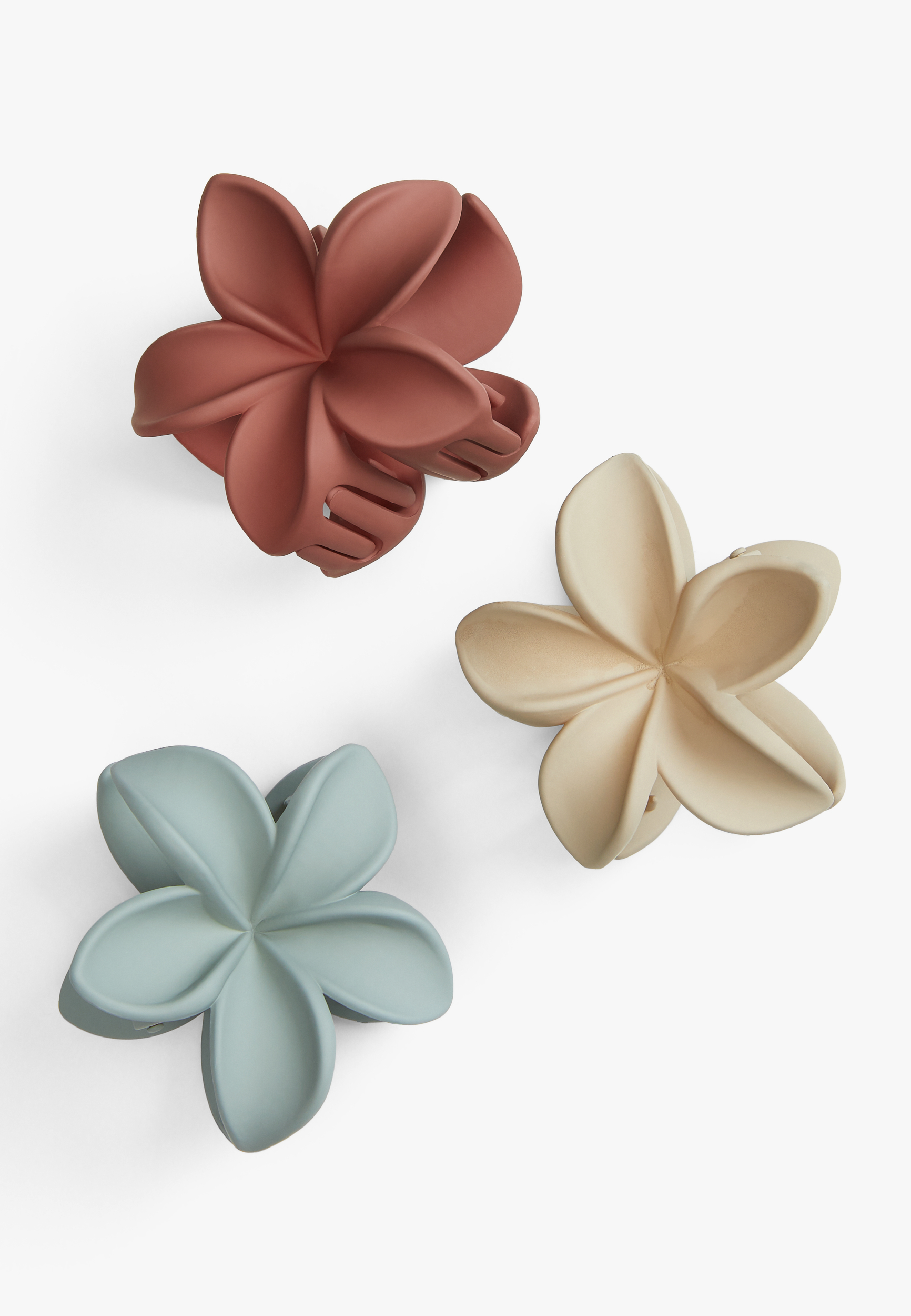 3 Pack Flower Shape Claw Hair Clips | maurices