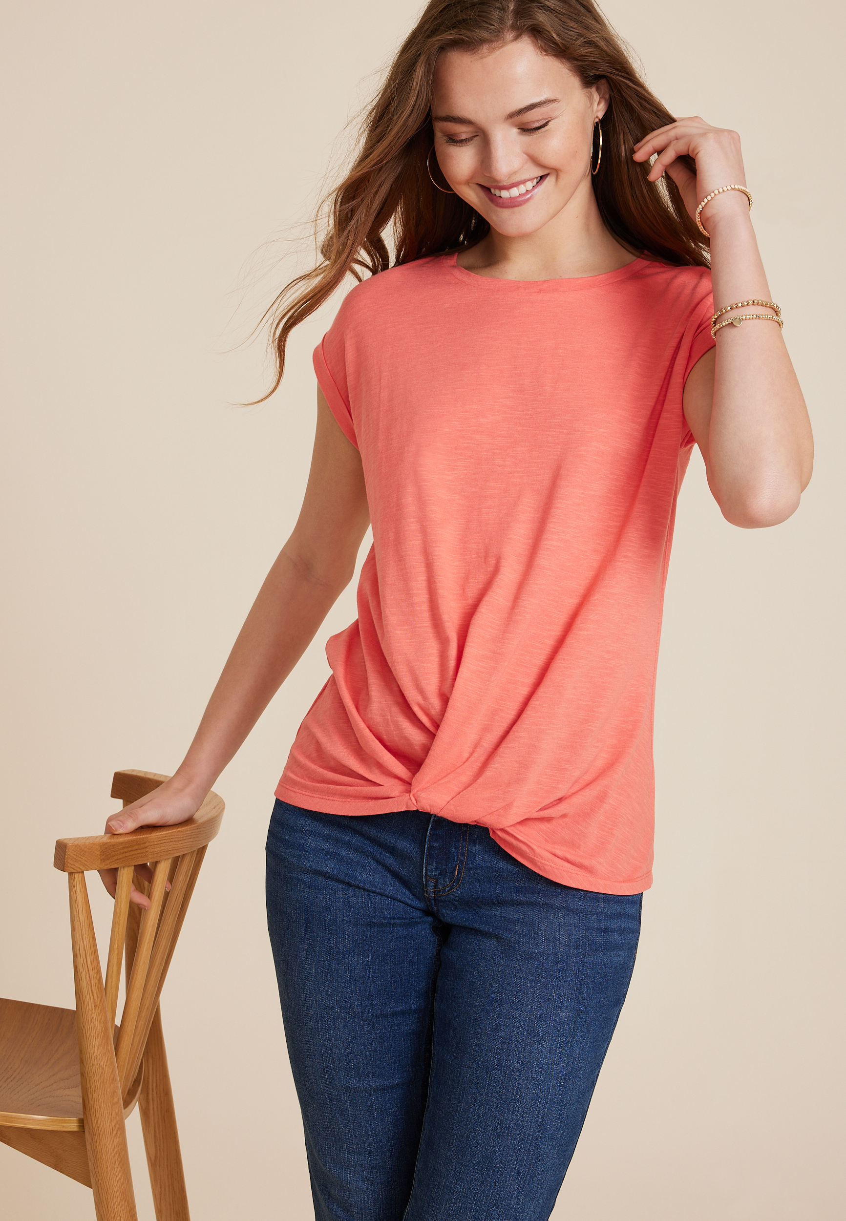 24/7 Austin Knot Hem Tee | maurices