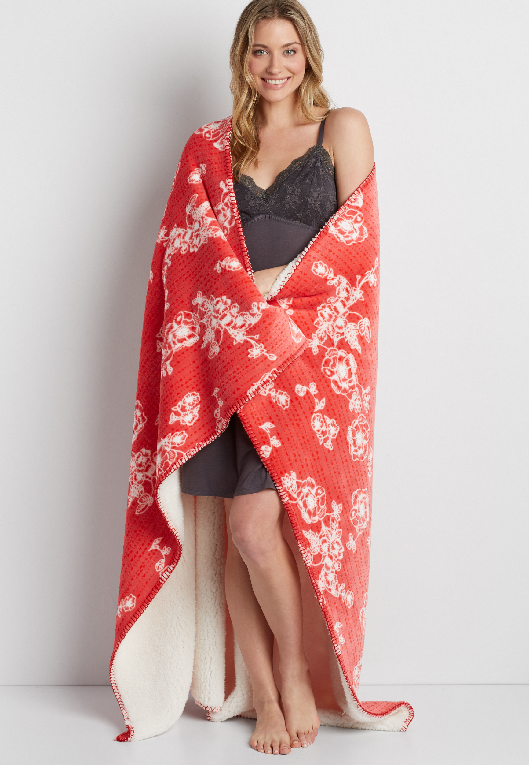 ultra soft throw blanket in floral print | maurices